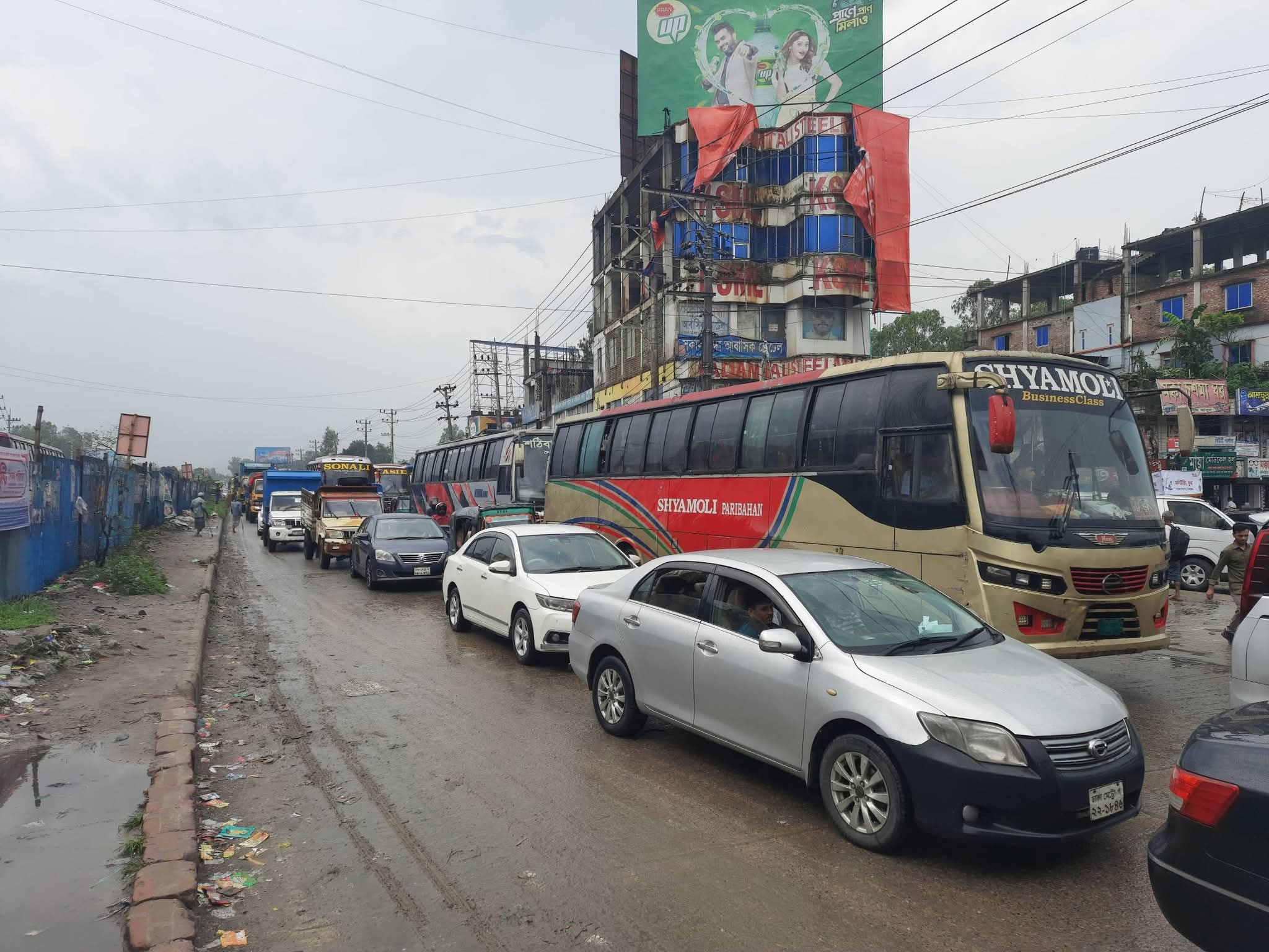 Jamuna Bridge traffic movement resumes after 30-minute disruption ...