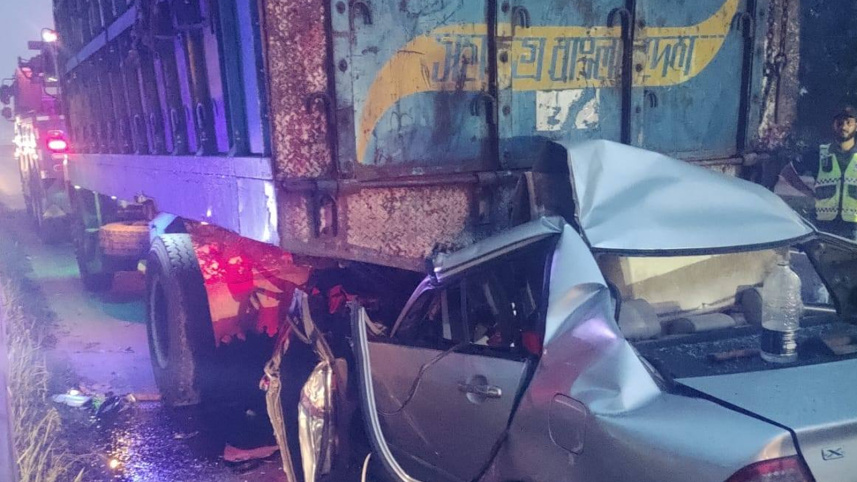 Dhaka Bhanga Expressway Accident | Five killed as private car crashes ...