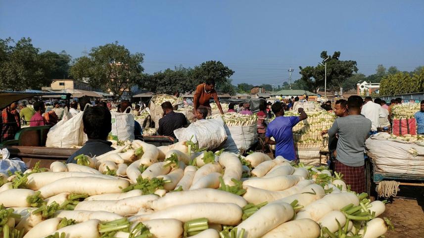 In photos: Winter vegetables galore at Bogura Mahasthangarh market ...