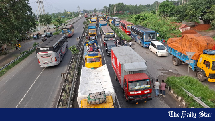 Jamuna Bridge traffic movement resumes after 30-minute disruption ...